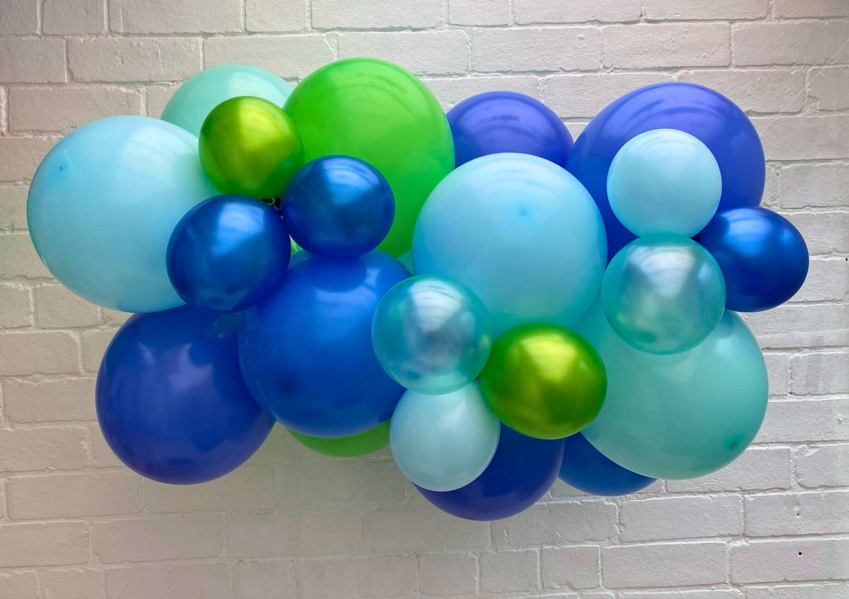 Bluey Green Organic Garland – Talking Balloons